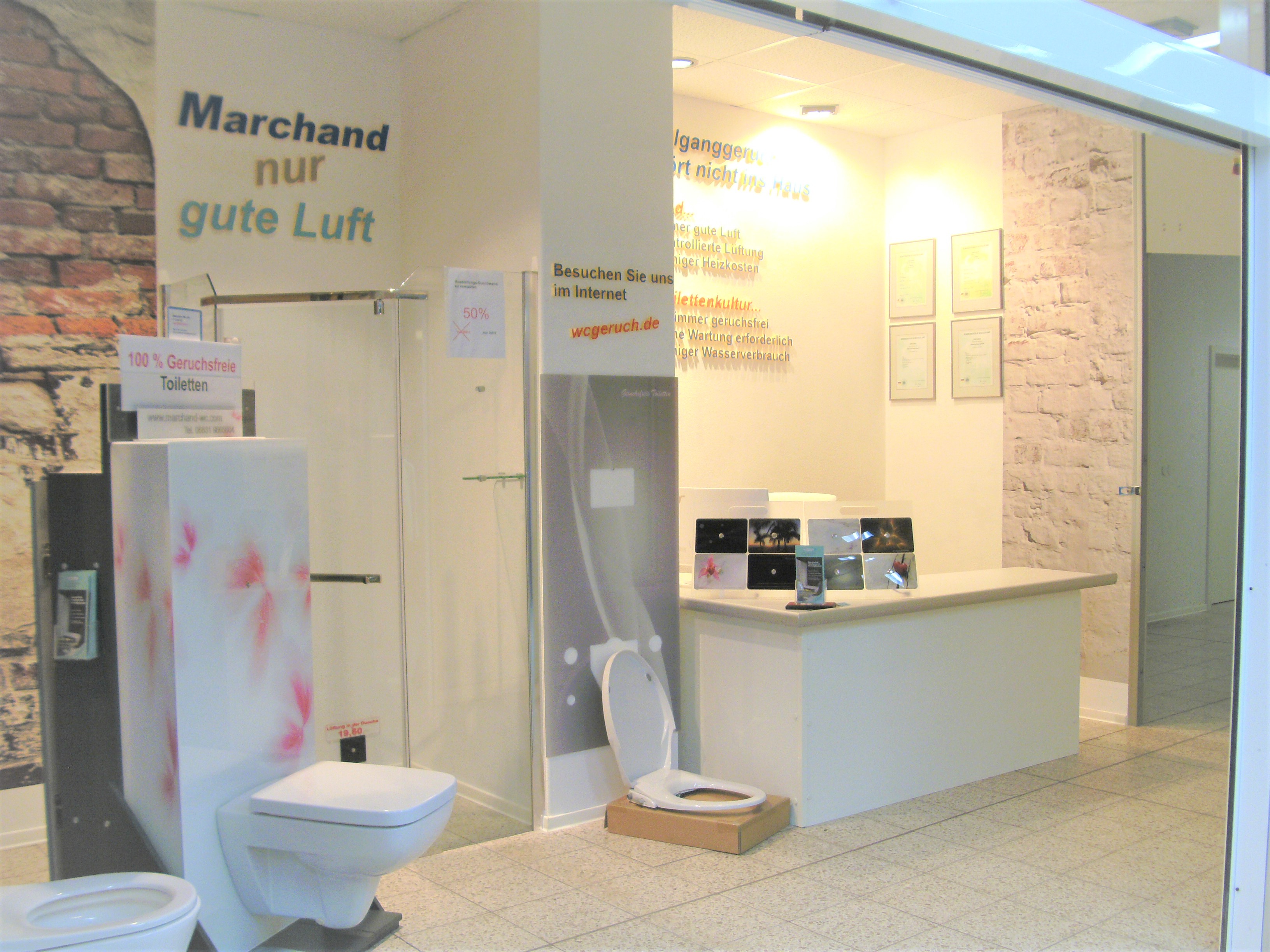 Toilette mit Geruchsabsaugung und ( Raumlüftung )